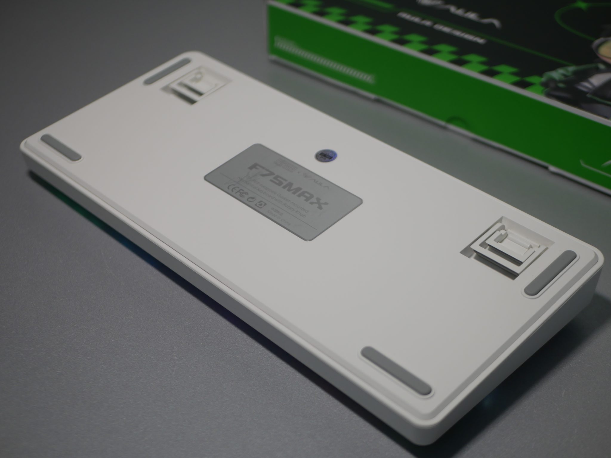 Aula F75 Max - Mater - Periview